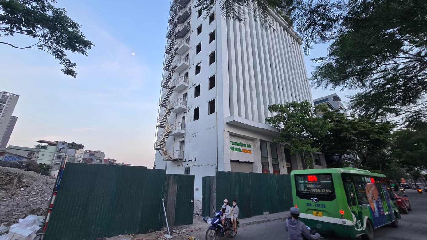 Một tòa nhà 13 tầng sẽ bị ‘cắt góc’, nhường chỗ cho tuyến vành đai ...