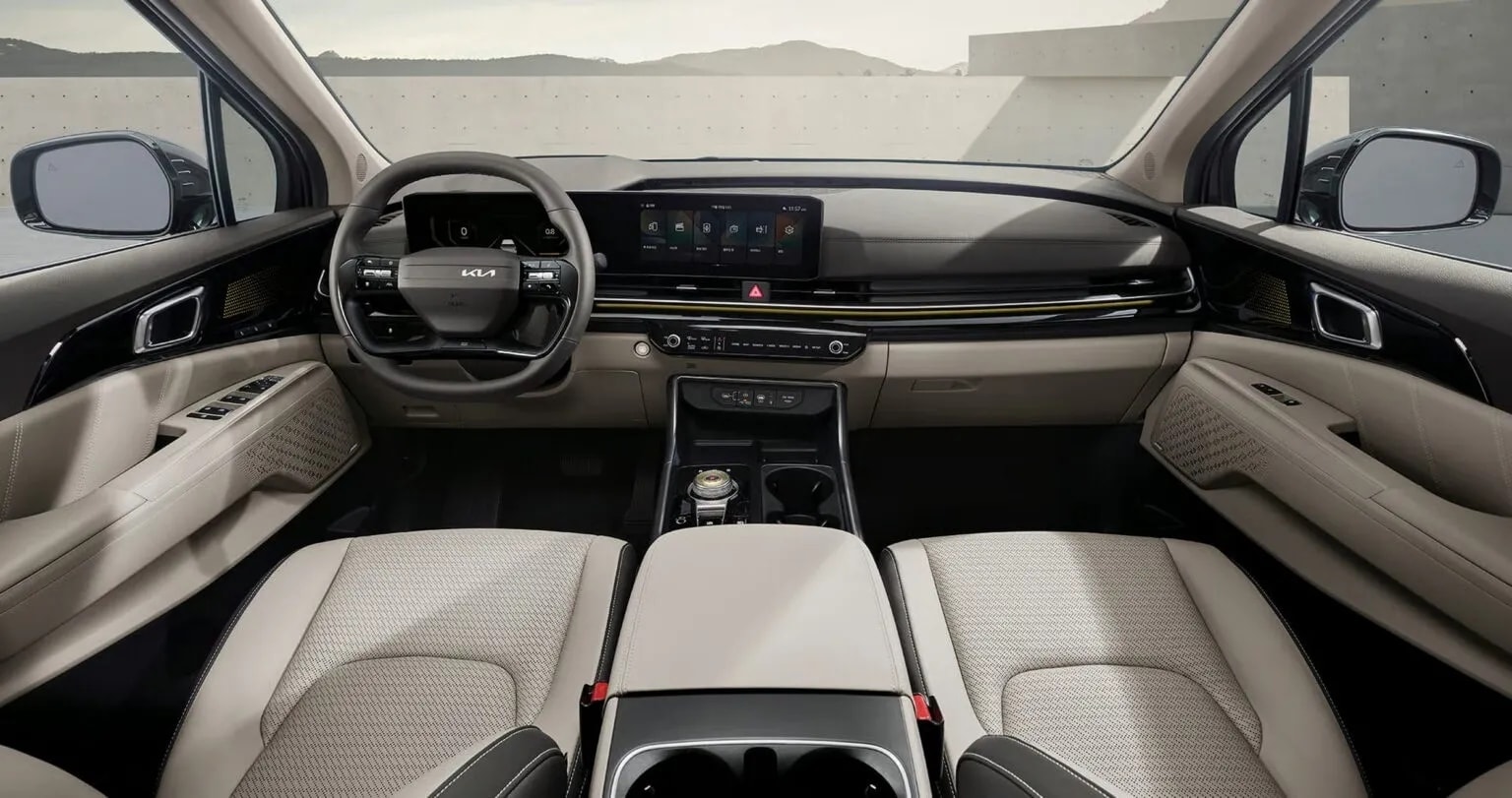 Chi tiết Kia Carnival High Roof: Bản độ trần cao giá từ 906 triệu đồng ...