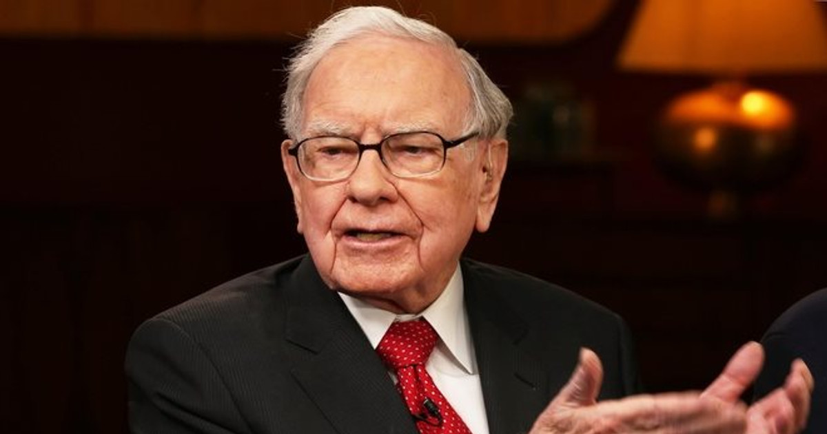 Huyền thoại đầu tư Warren Buffett: Đầu tư từ năm 11 tuổi, 93 tuổi vẫn ...