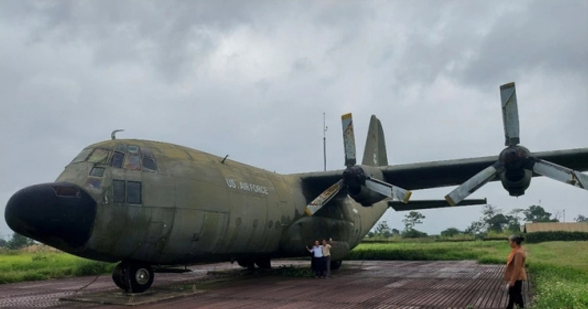 Hai máy bay vận tải quân sự C-130 Việt Nam sở hữu sau năm 1975 được 'bảo vệ' ở vị trí đặc biệt ...