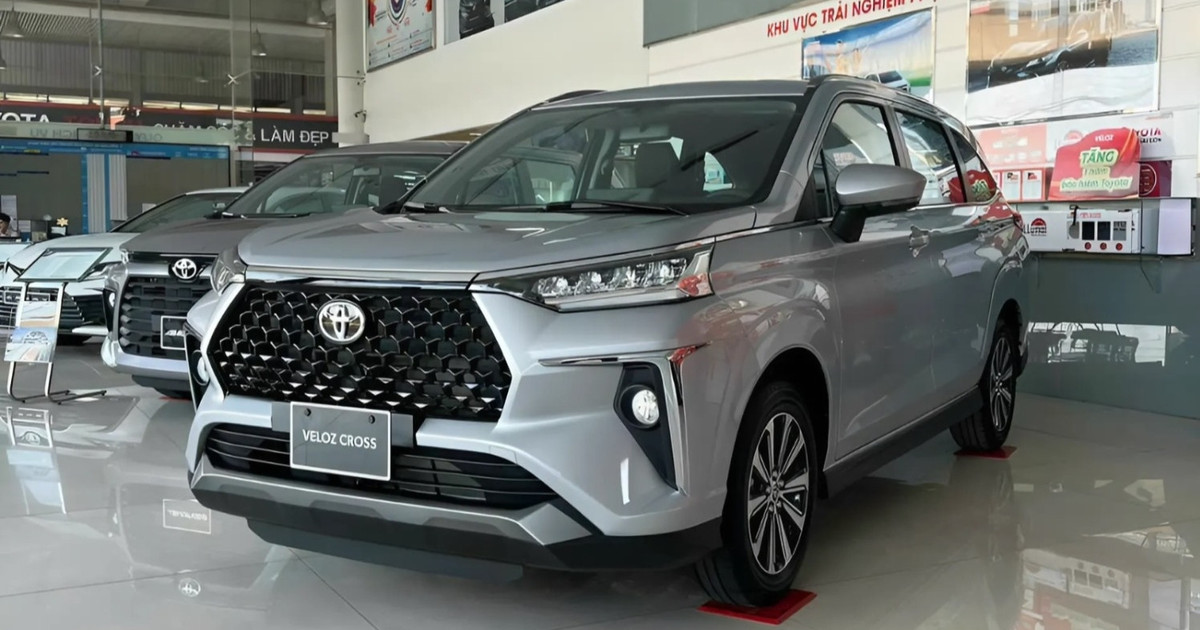 Lại treo đề xuất giảm phí trước bạ, dân ngậm ngùi mua xe né tháng "cô hồn"