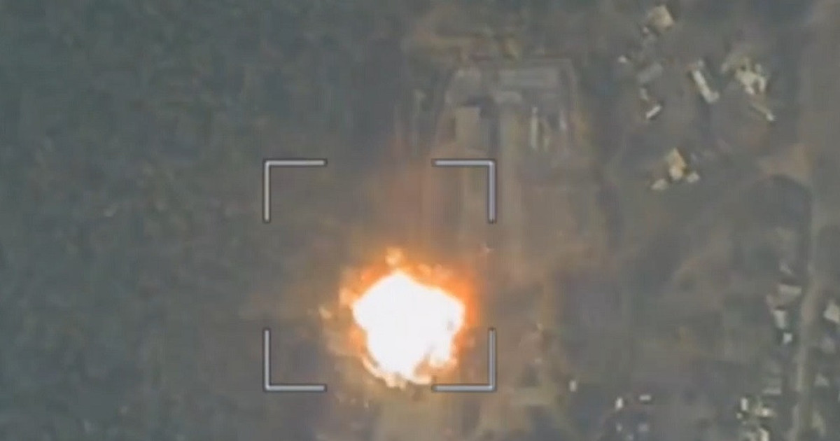 Nga thả bom nhiệt áp vào vị trí tập kết quân Ukraine