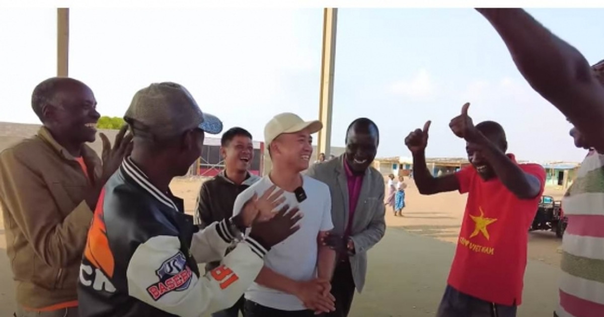 Team Quang Linh châu Phi mua đứt mảnh đất hơn 16.000 USD nhờ sự giúp đỡ ...