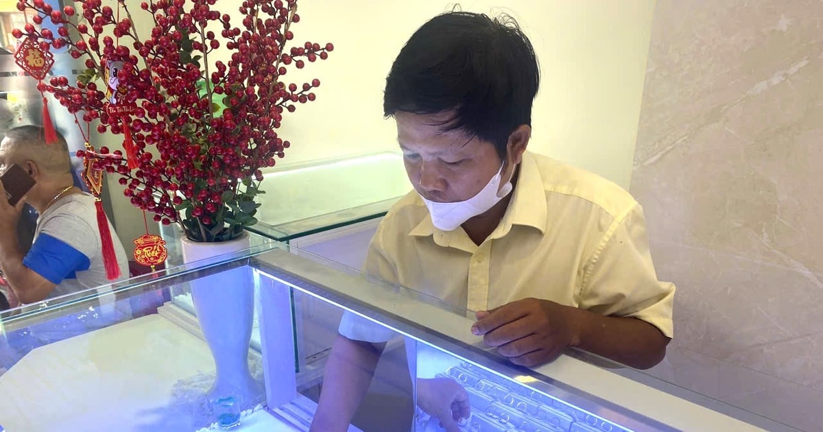 SJC Đà Nẵng mở cửa, nhưng… lạ lùng kiểu bán vàng