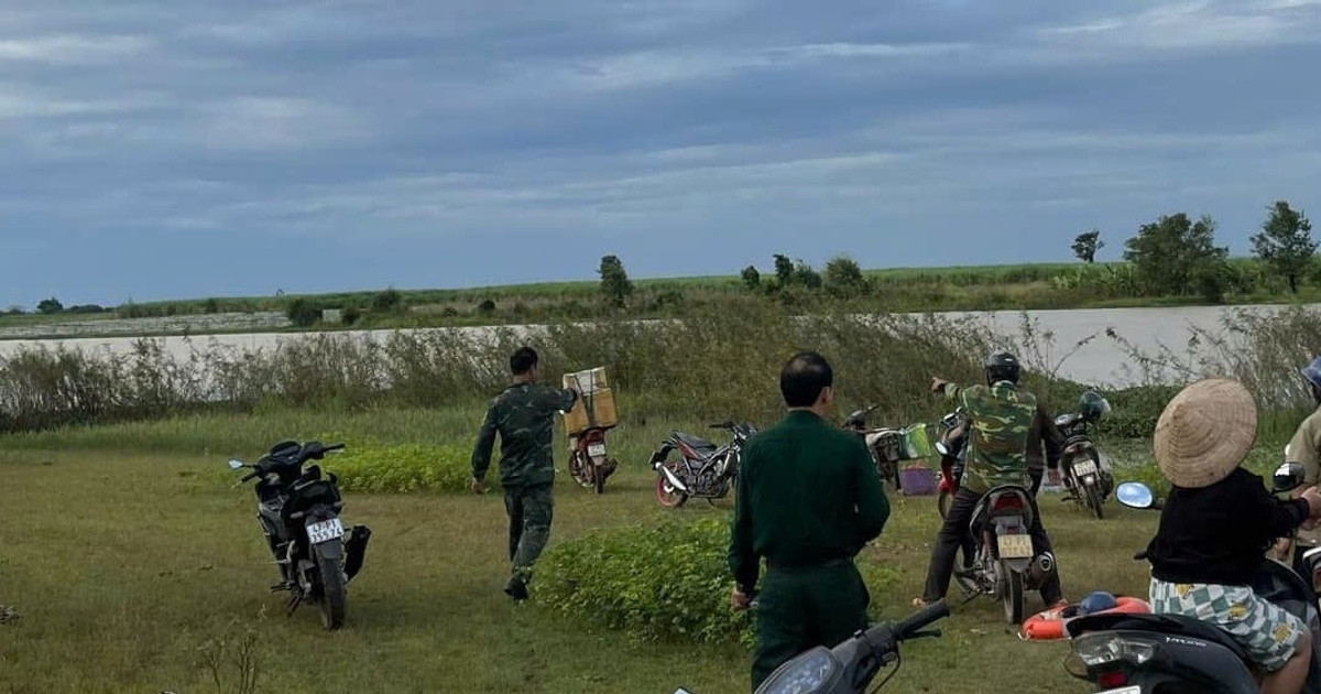 Lật thuyền giữa hồ, 2 vợ chồng tử vong ở Đắk Lắk