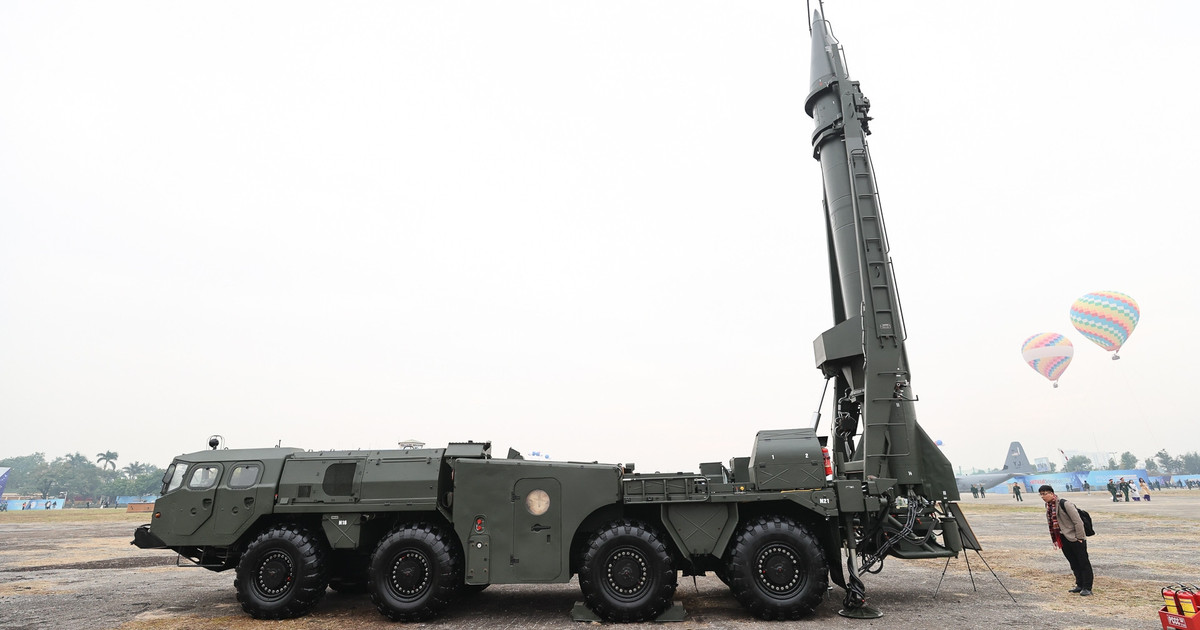 Triển lãm tên lửa đạn đạo, ngư lôi săn ngầm và nhiều vũ khí hiện đại ...