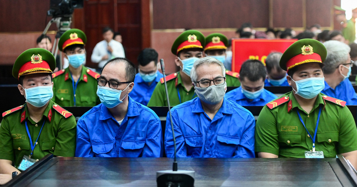 Hình ảnh 2 cựu Cục trưởng Đăng kiểm cùng 140 đồng phạm hầu tòa phúc thẩm