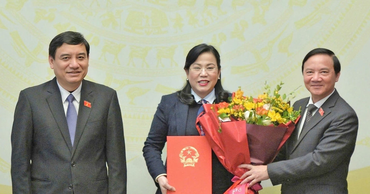 Trao quyết định 12 nhân sự mới trong Ban Thường vụ Đảng ủy Quốc hội