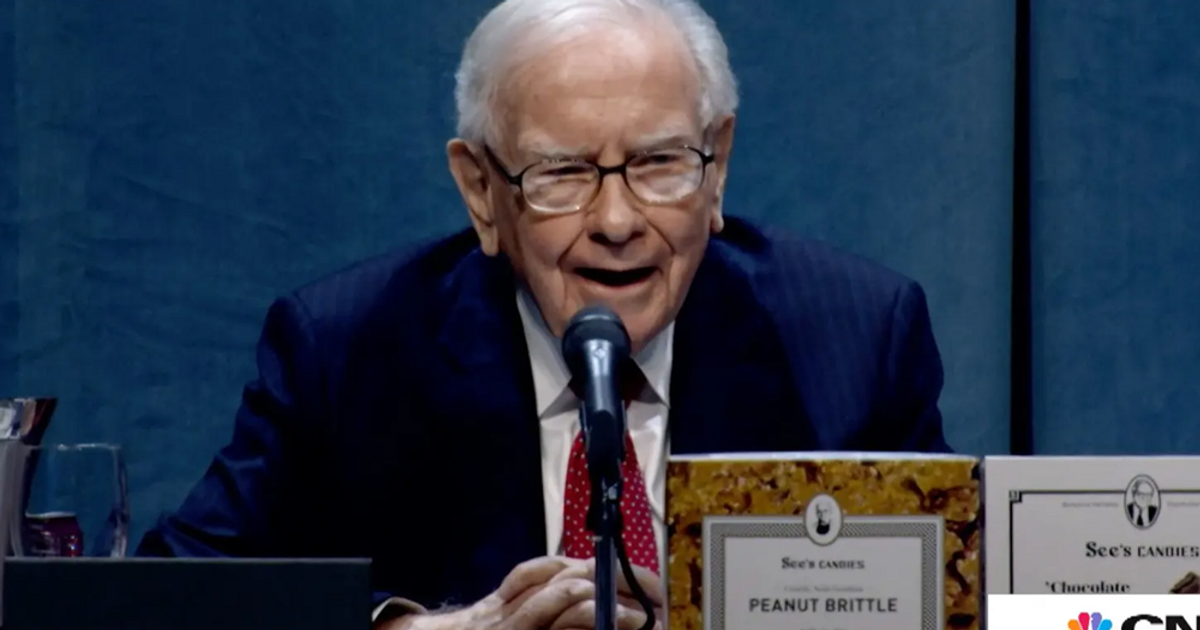 Warren Buffett bất ngờ lên tiếng về thuế quan của ông Trump, khẳng định ...