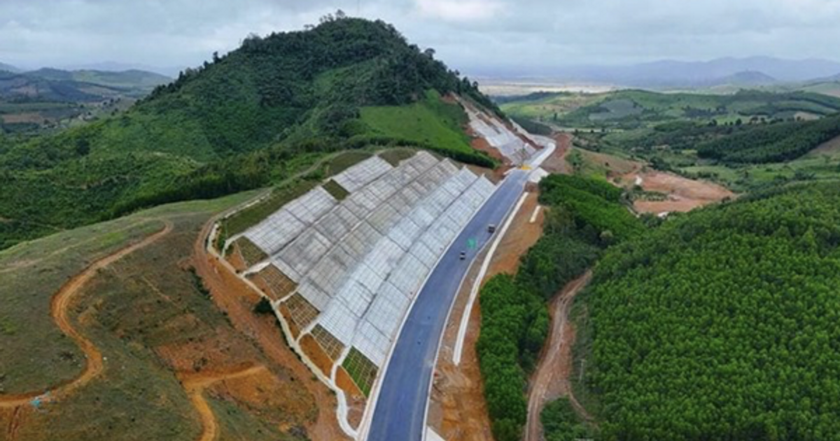 Cao tốc nối ‘rừng - biển’ đầu tiên của Việt Nam đón tin vui lớn